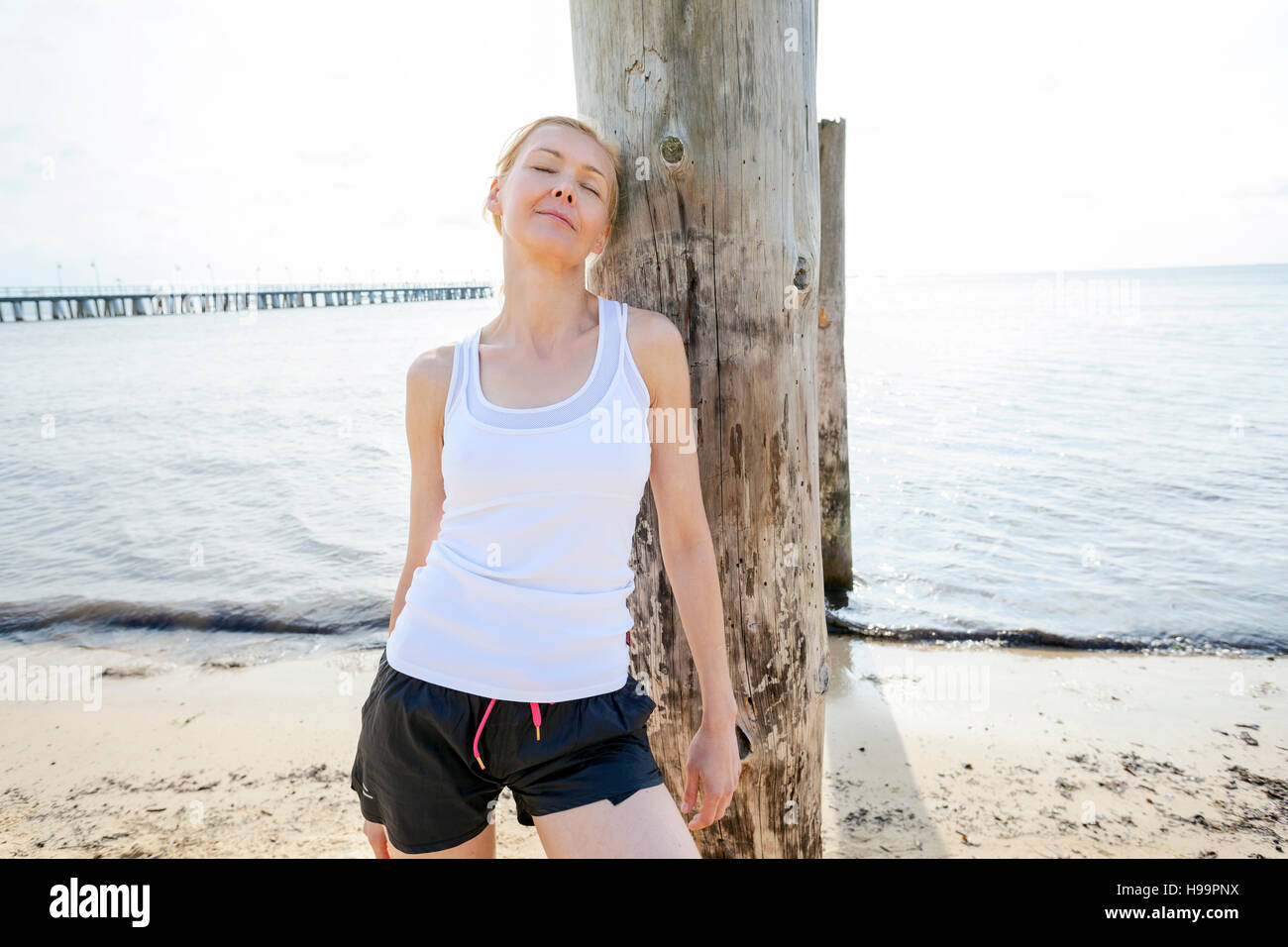 Leaning against post hi-res stock photography and images - Alamy