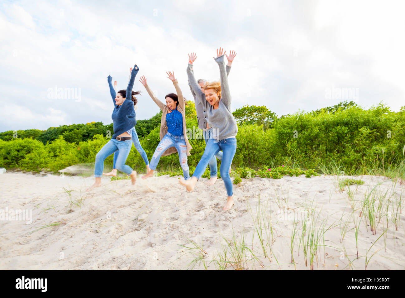Group of women on the beach hi-res stock photography and images - Alamy