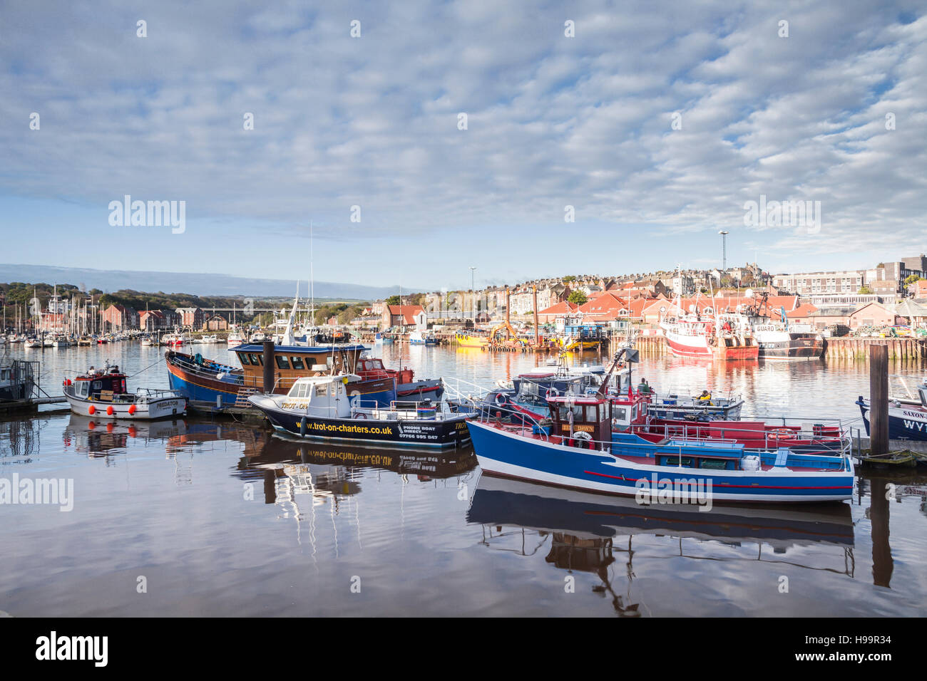 Whitby harbour fishing trawler hi-res stock photography and images - Alamy
