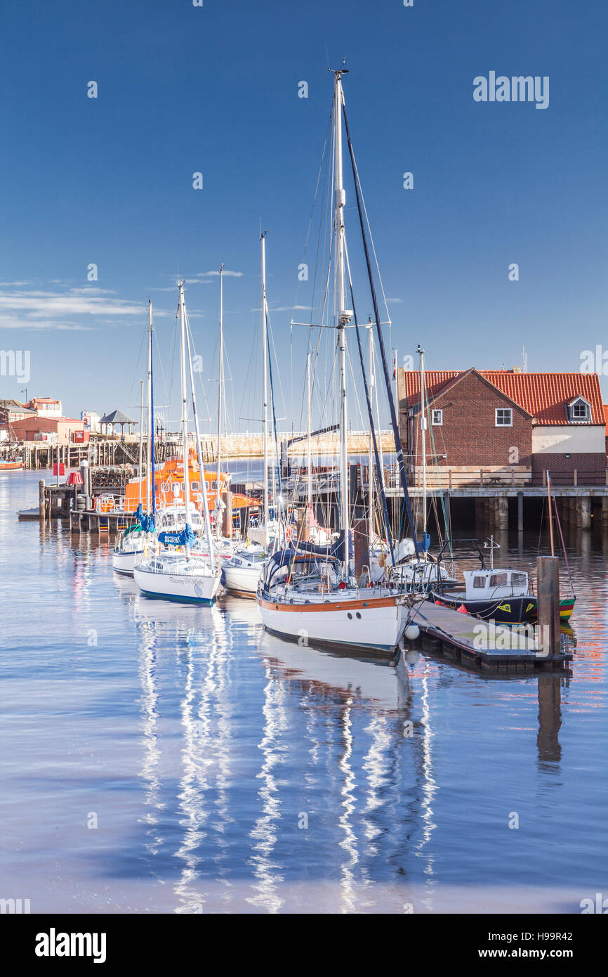 Whitby sea front hi-res stock photography and images - Alamy