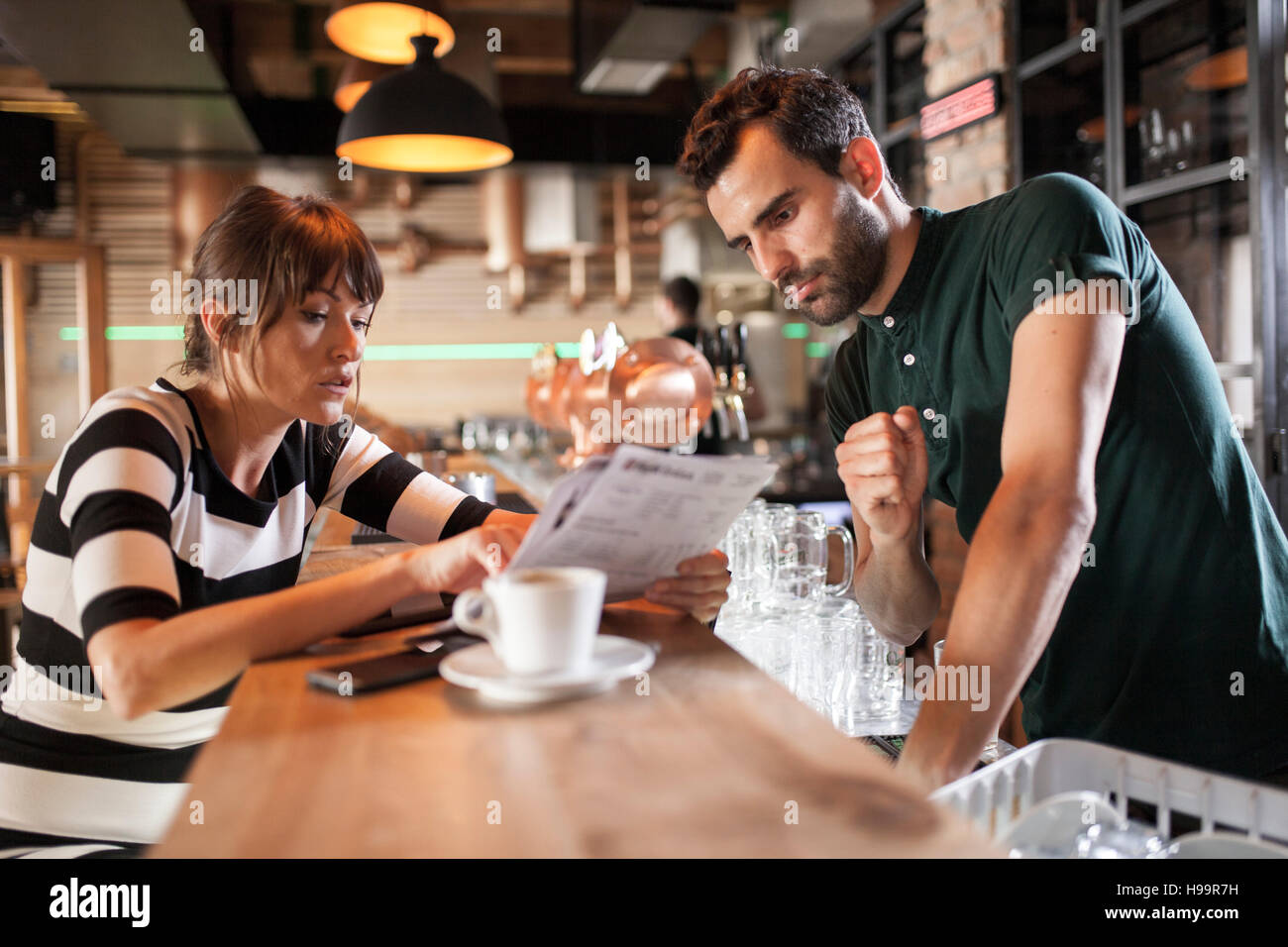 Guest bar hi-res stock photography and images - Alamy
