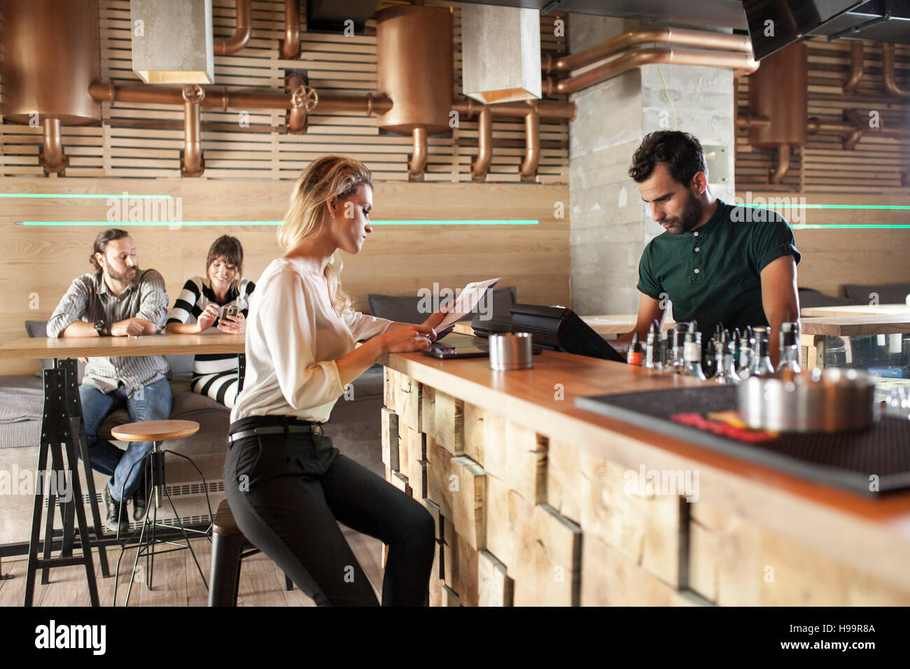 Guest bar hi-res stock photography and images - Alamy