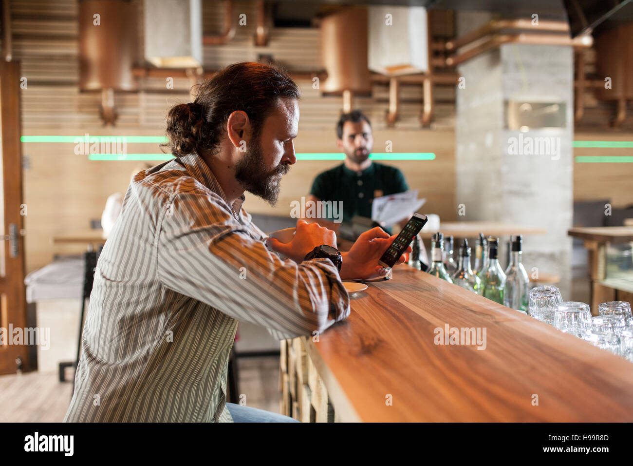 Bar counter view hi-res stock photography and images - Alamy