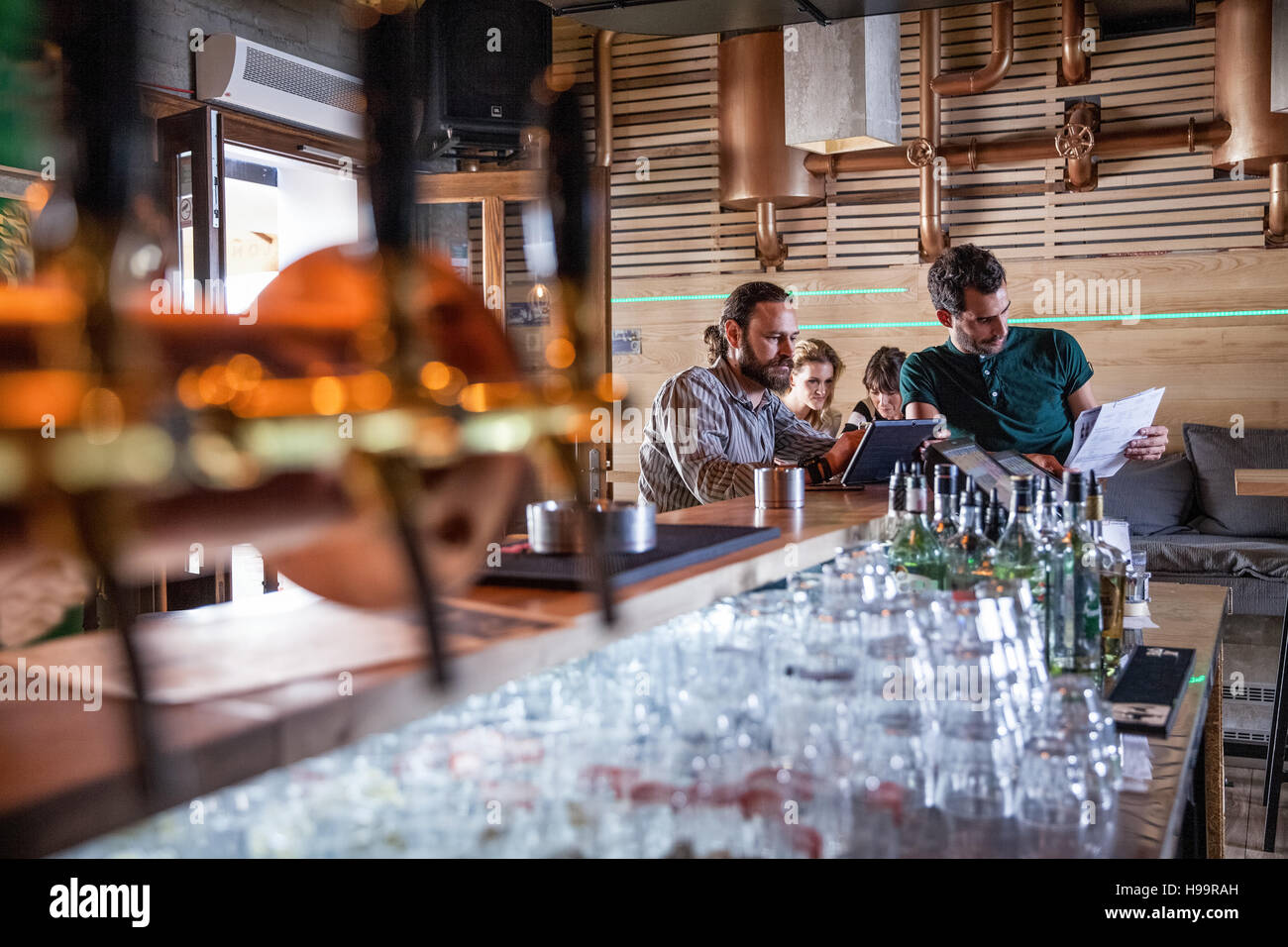 Male guest hi-res stock photography and images - Alamy