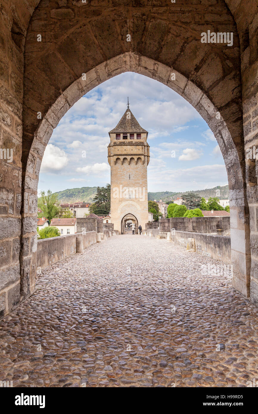 Pont Valentre in the city of Cahors, France Stock Photo - Alamy