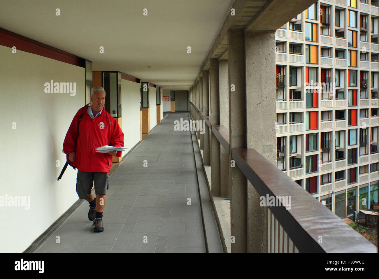 Inside park hill sheffield hi-res stock photography and images - Alamy