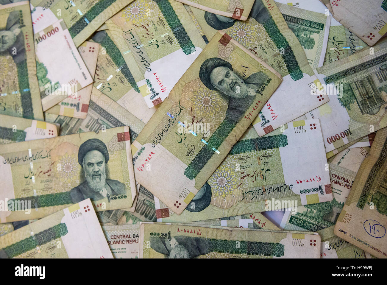 Iranian rial banknotes hi-res stock photography and images - Alamy