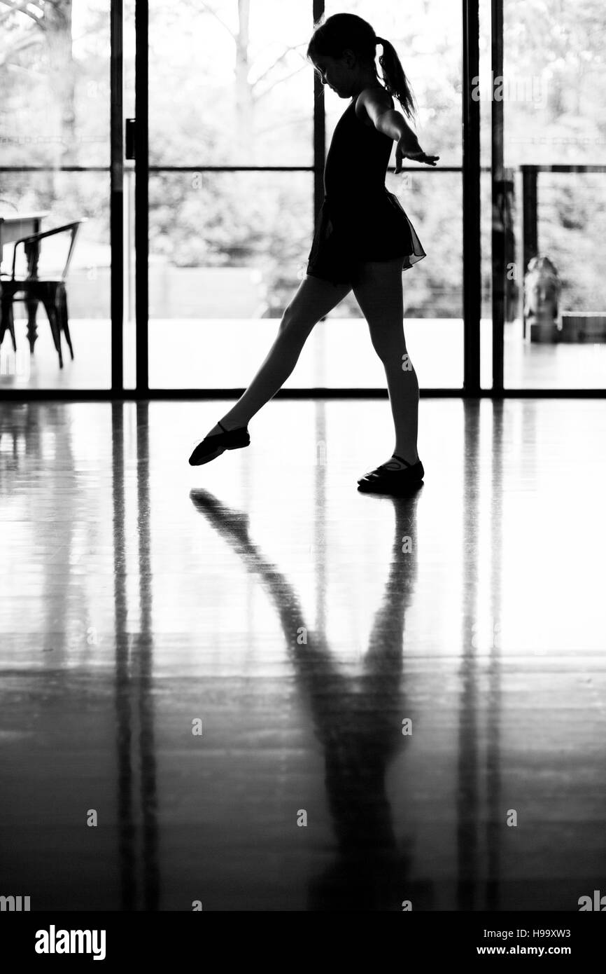 Tiny dancer hi-res stock photography and images - Alamy