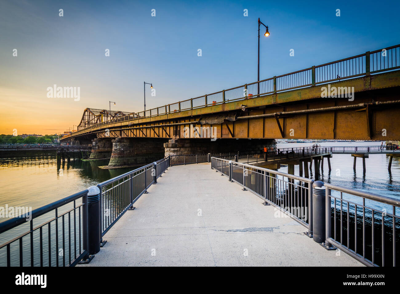 Charlestown bridge boston hi-res stock photography and images - Alamy