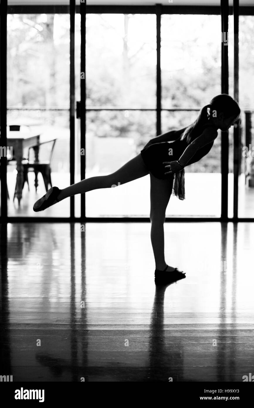 Tiny dancer hi-res stock photography and images - Alamy