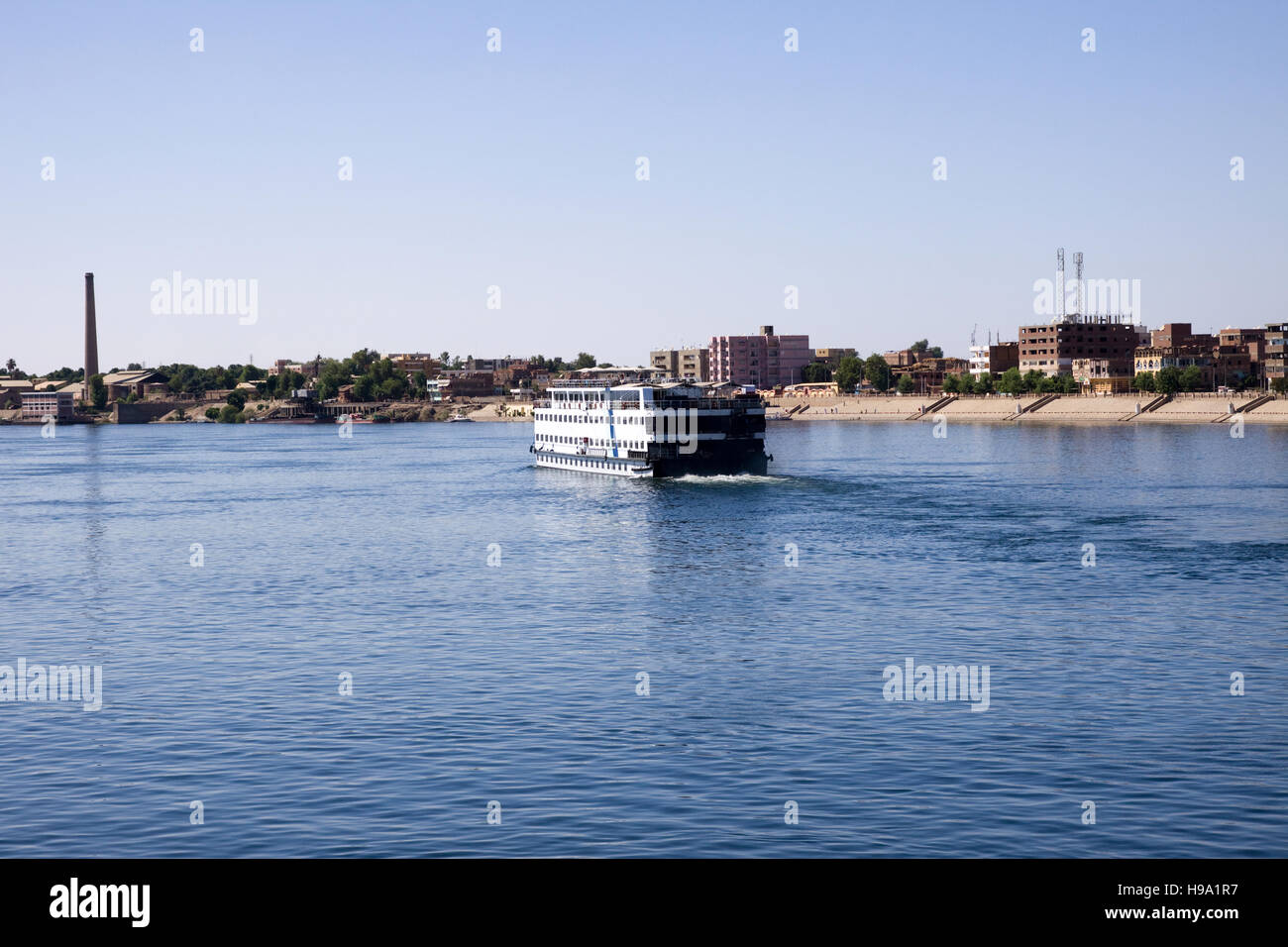 kom ombo temple in a cruise Stock Photo - Alamy