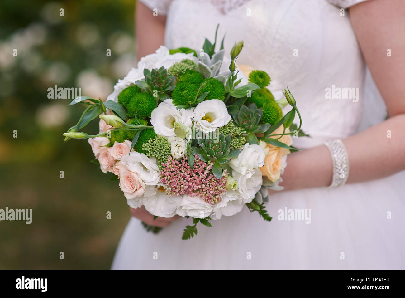 Beautiful bridal bouquet hi-res stock photography and images - Alamy