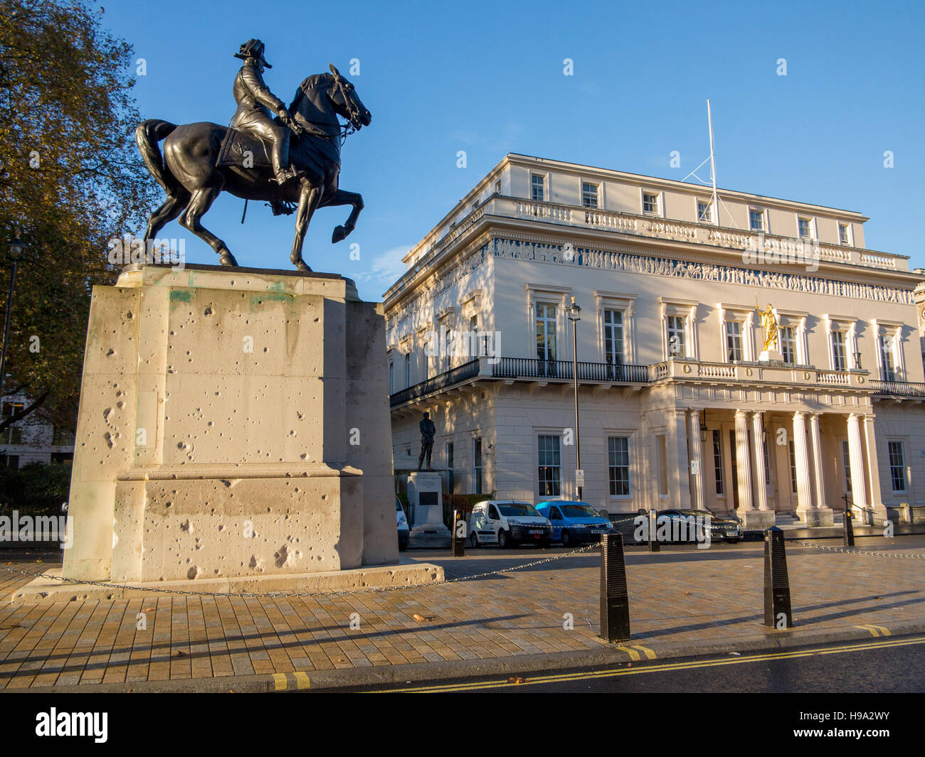 Waterloo place pall mall hi-res stock photography and images - Alamy