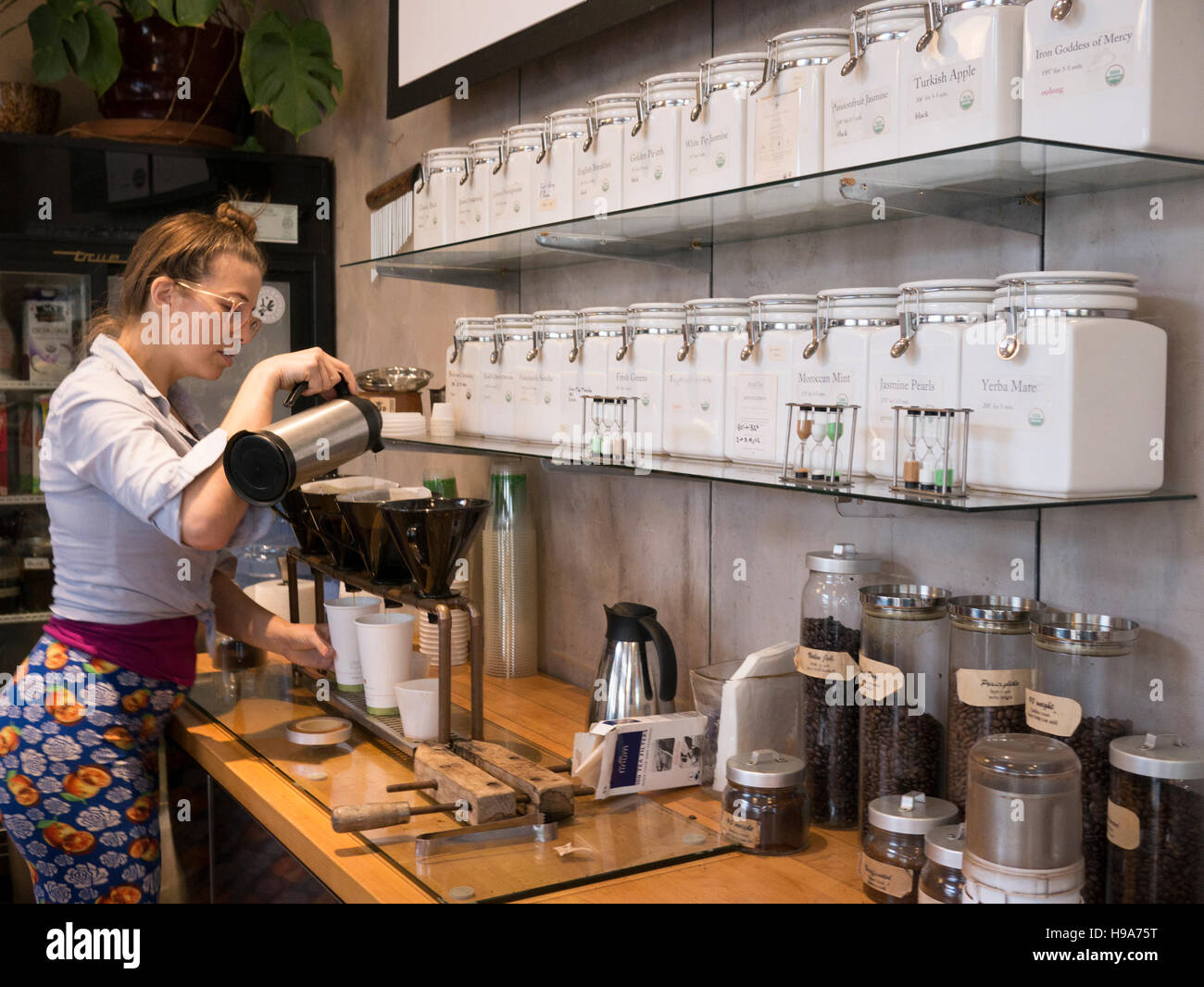Wave street cafe hi-res stock photography and images - Alamy