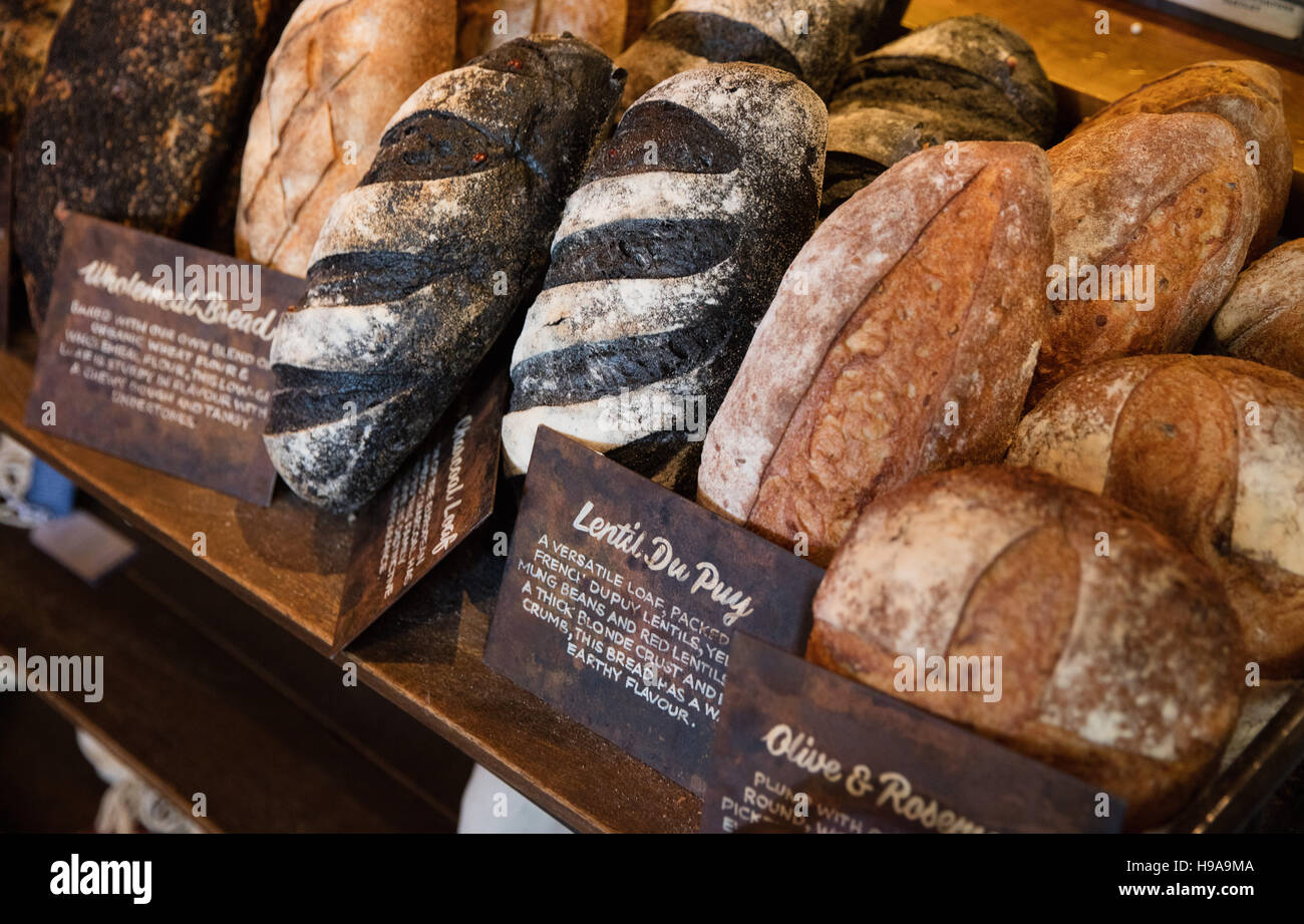 Artisan bread display hi-res stock photography and images - Alamy