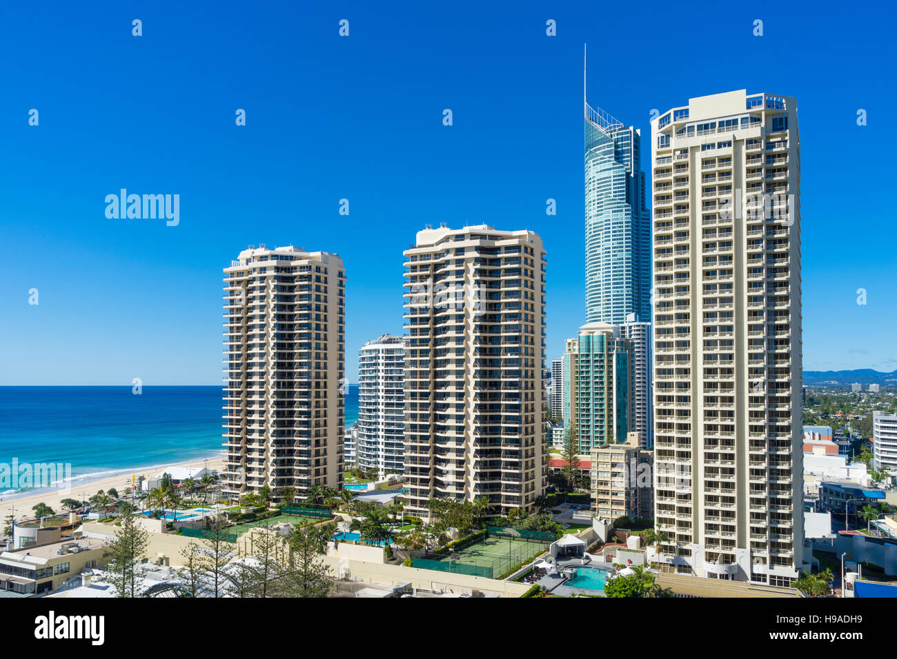 Skyscraper travel hi-res stock photography and images - Alamy