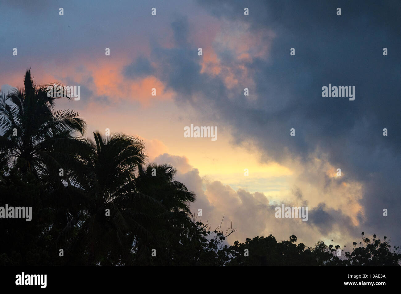 South pacific sunset hi-res stock photography and images - Alamy