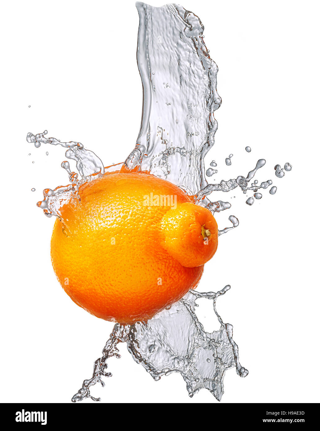 Water splash with mandarin isolated Stock Photo - Alamy