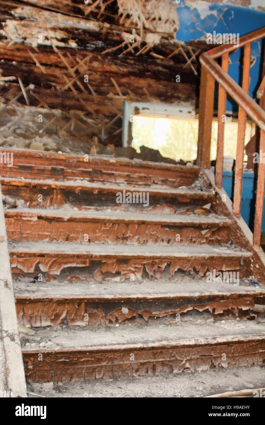 Collapsed stairs hi-res stock photography and images - Alamy
