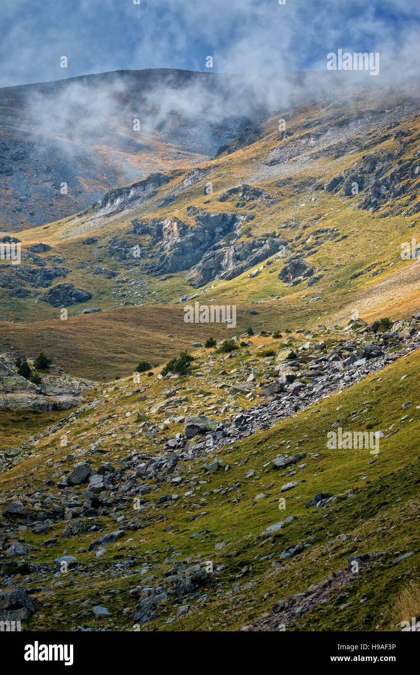 Beautiful mountain lake in Spain (Pyrenees Stock Photo - Alamy