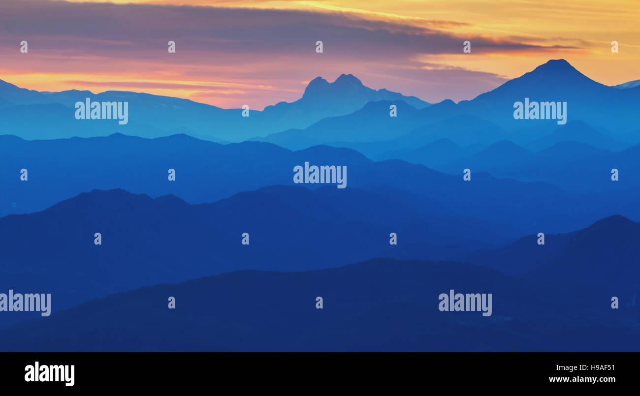 Spanish mountain silhouette hi-res stock photography and images - Alamy