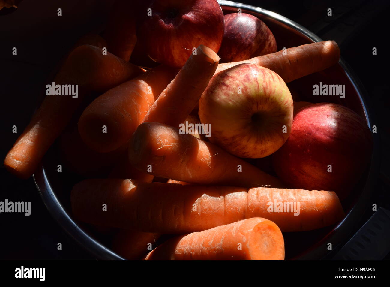 Shadows on organic fruit and vegetables Stock Photo - Alamy