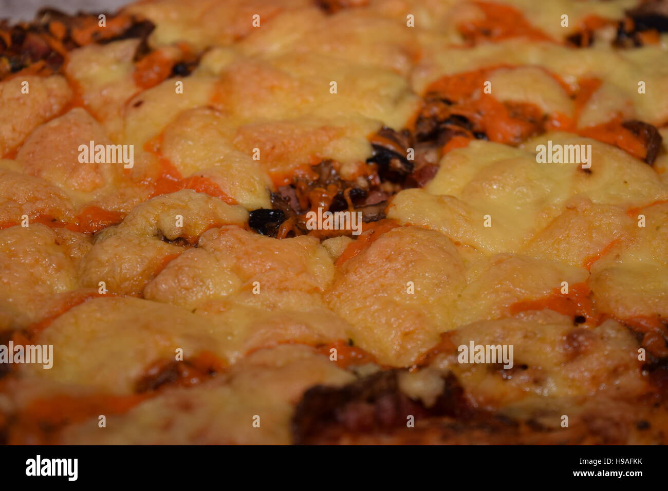 Close-up of cheese pizza Stock Photo - Alamy