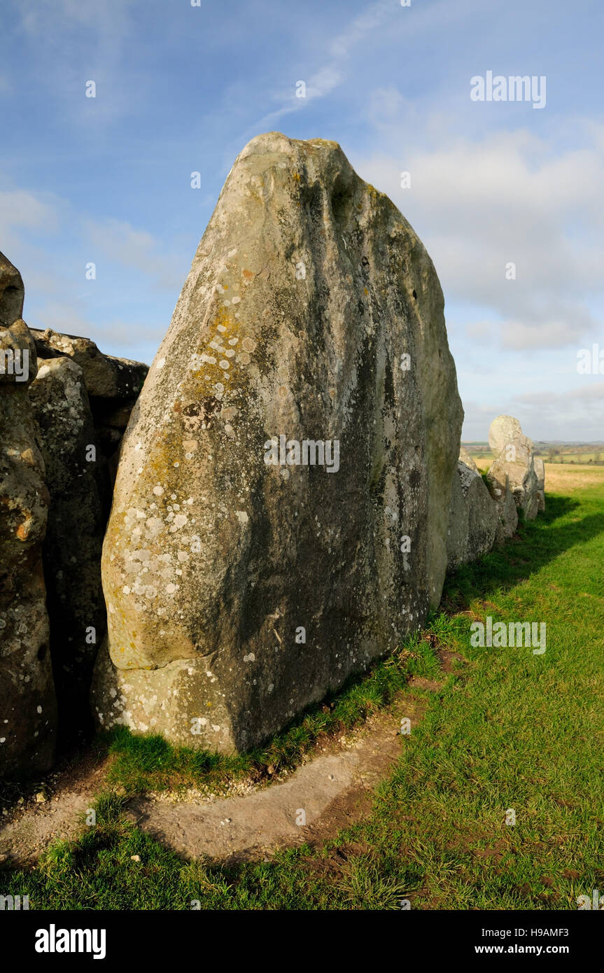The entrance to West Kennett (or Kennet) Long Barrow Stock Photo - Alamy
