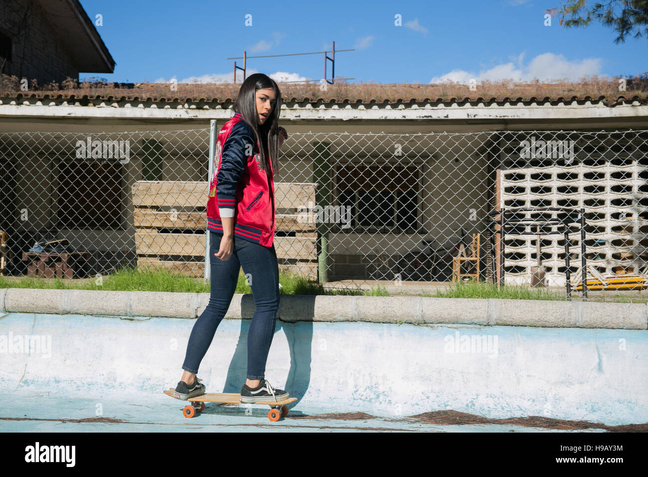 Skate pool swimming pool hi-res stock photography and images - Alamy