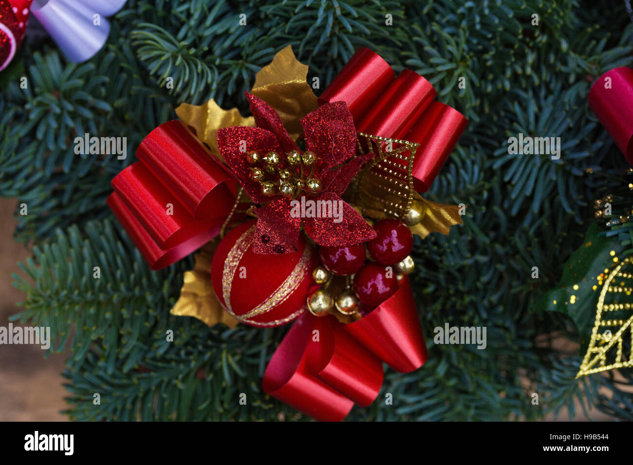Pine fir cones holly berries hi-res stock photography and images - Alamy