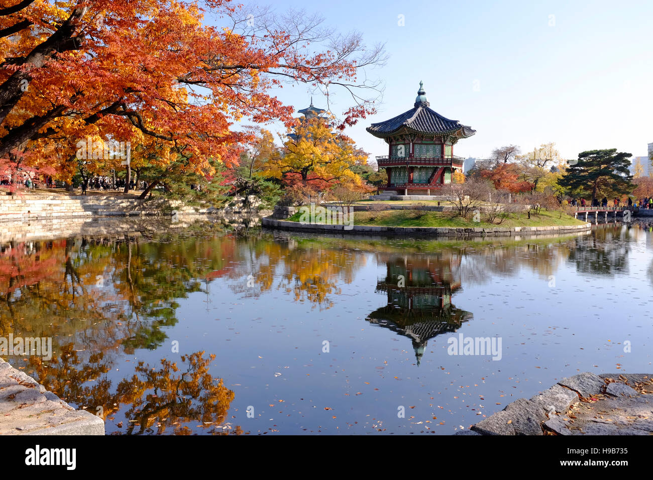 Scene at Gyeongbokgung Palace in autumn, Seoul, South Korea Stock Photo ...