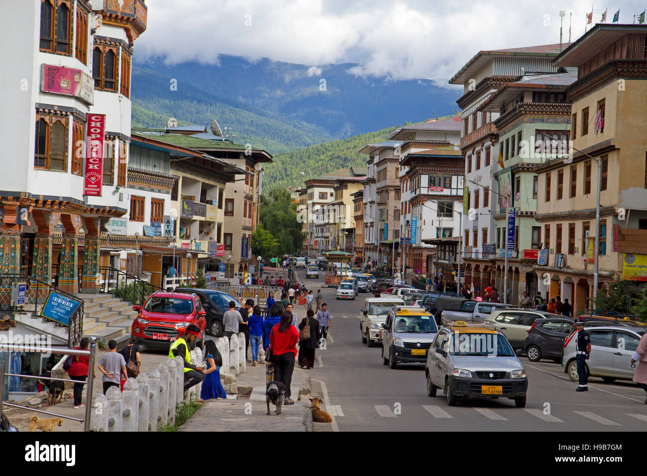 The main street of Thimphu Stock Photo - Alamy