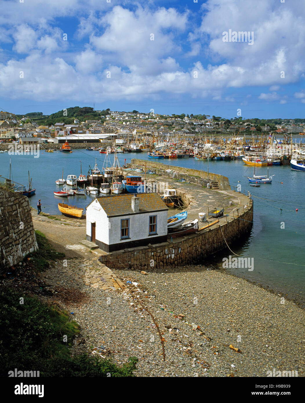 Newlyn fishing boats hi-res stock photography and images - Alamy