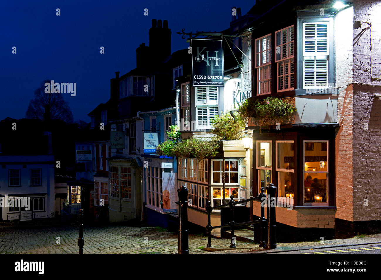 The Kings Head pub, Quay Hill, Lymington, Hampshire, England UK Stock ...