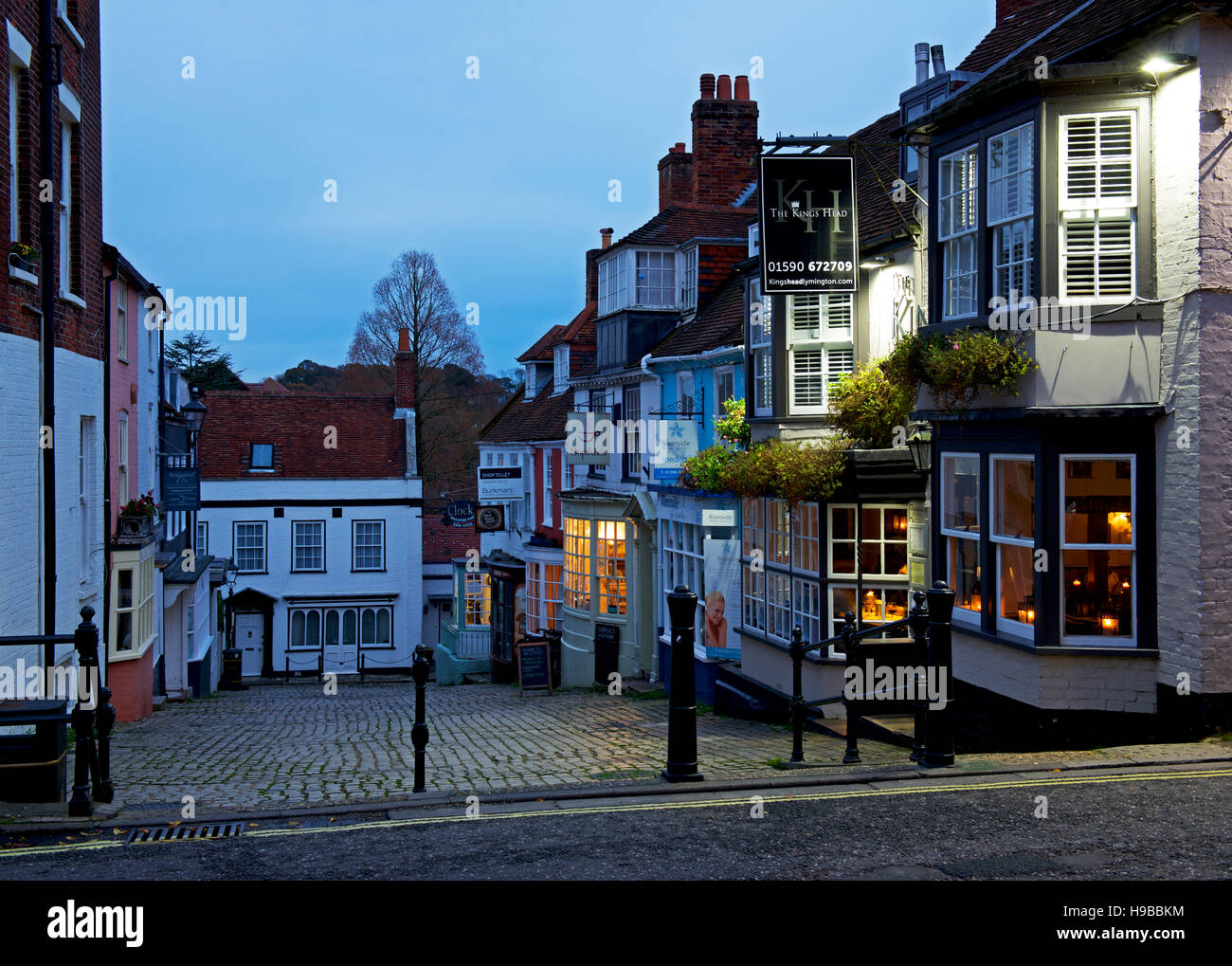 The Kings Head pub, Quay Hill, Lymington, Hampshire, England UK Stock ...