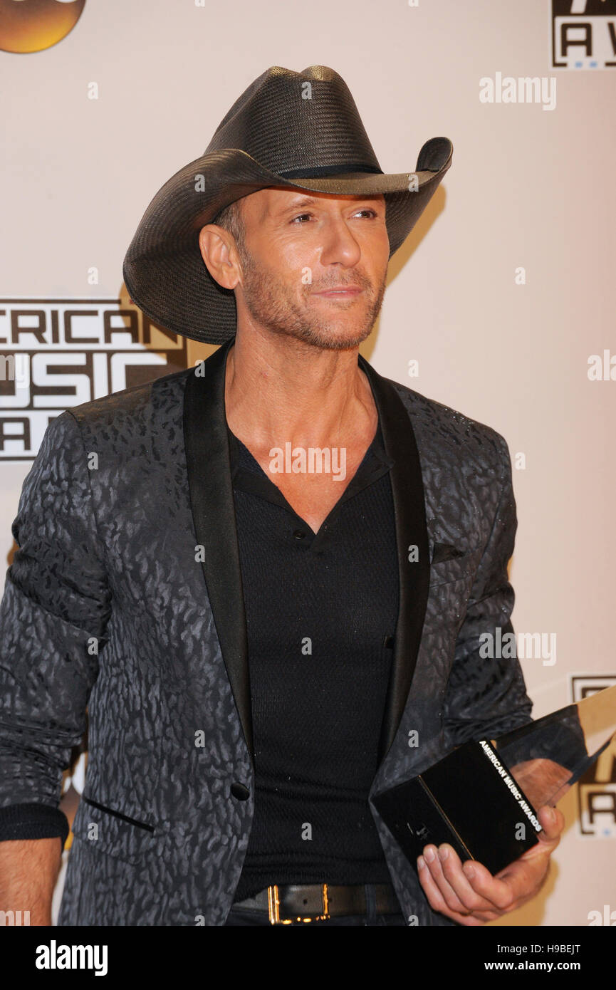 Tim mcgraw red carpet event hi-res stock photography and images - Alamy