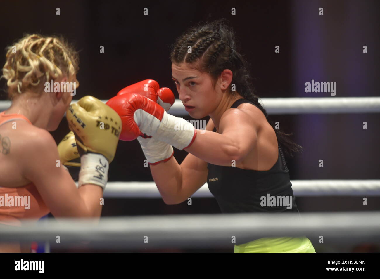Karlovy Vary, Czech Republic. 19th Nov, 2016. Female featherweight ...