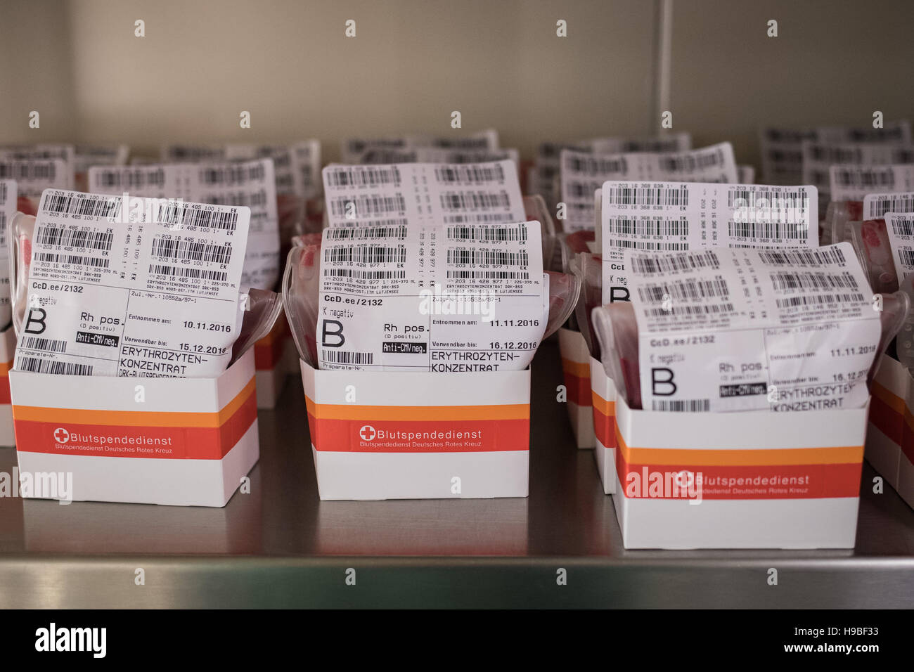 Red cell transfusion hi-res stock photography and images - Alamy