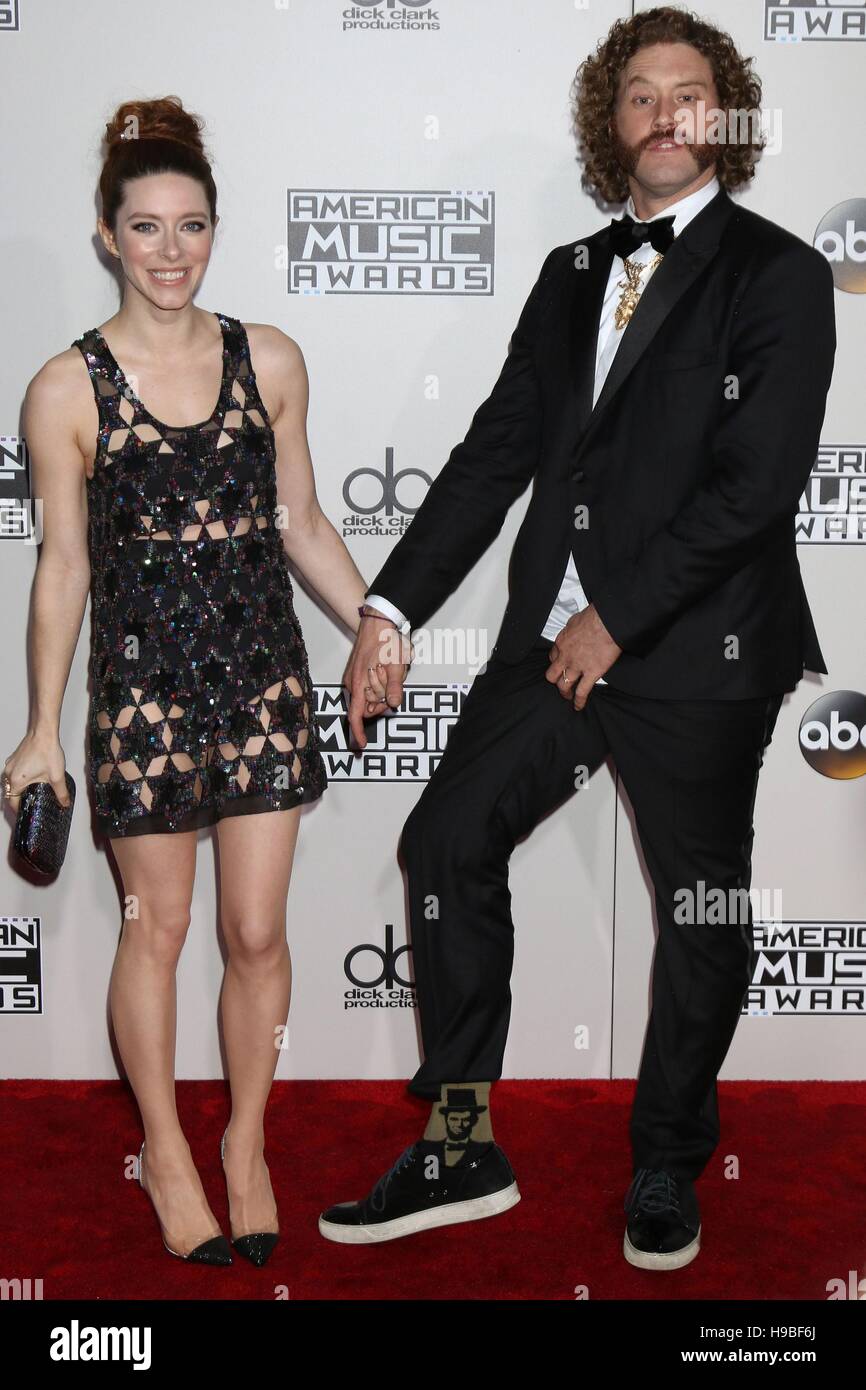 Los Angeles, CA, USA. 20th Nov, 2016. Kate Gorney, T.J. Miller at ...