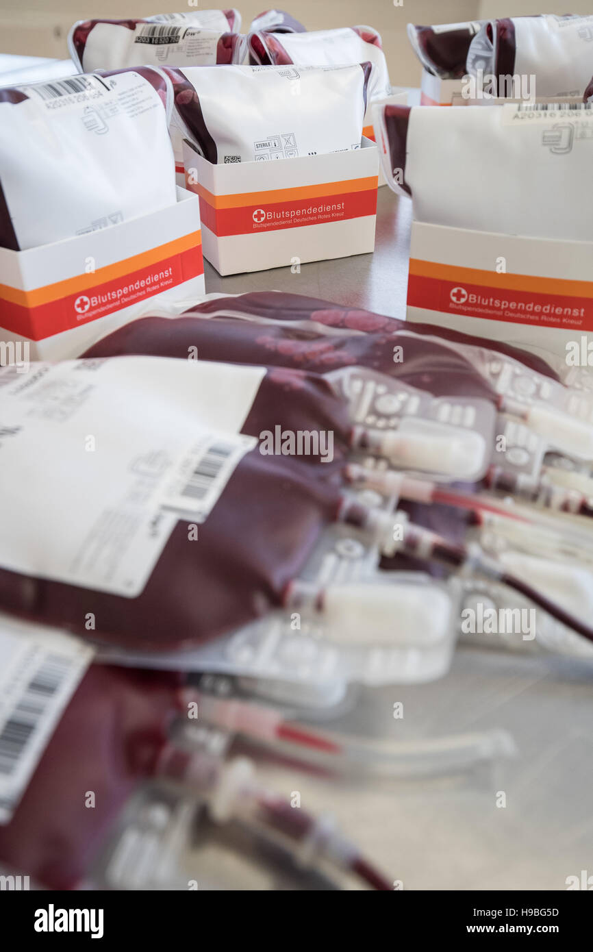 Bags red blood cells hi-res stock photography and images - Alamy