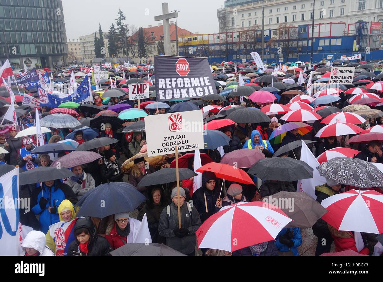 Thousand of Polish teachers and polish citizens attend an anti ...