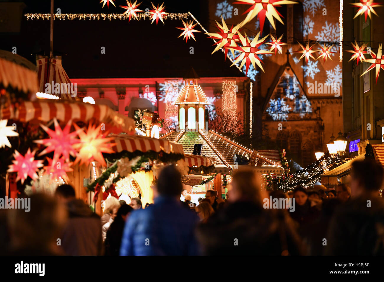 Magdeburg, Germany. 21st Nov, 2016. View of the Christmas market in ...