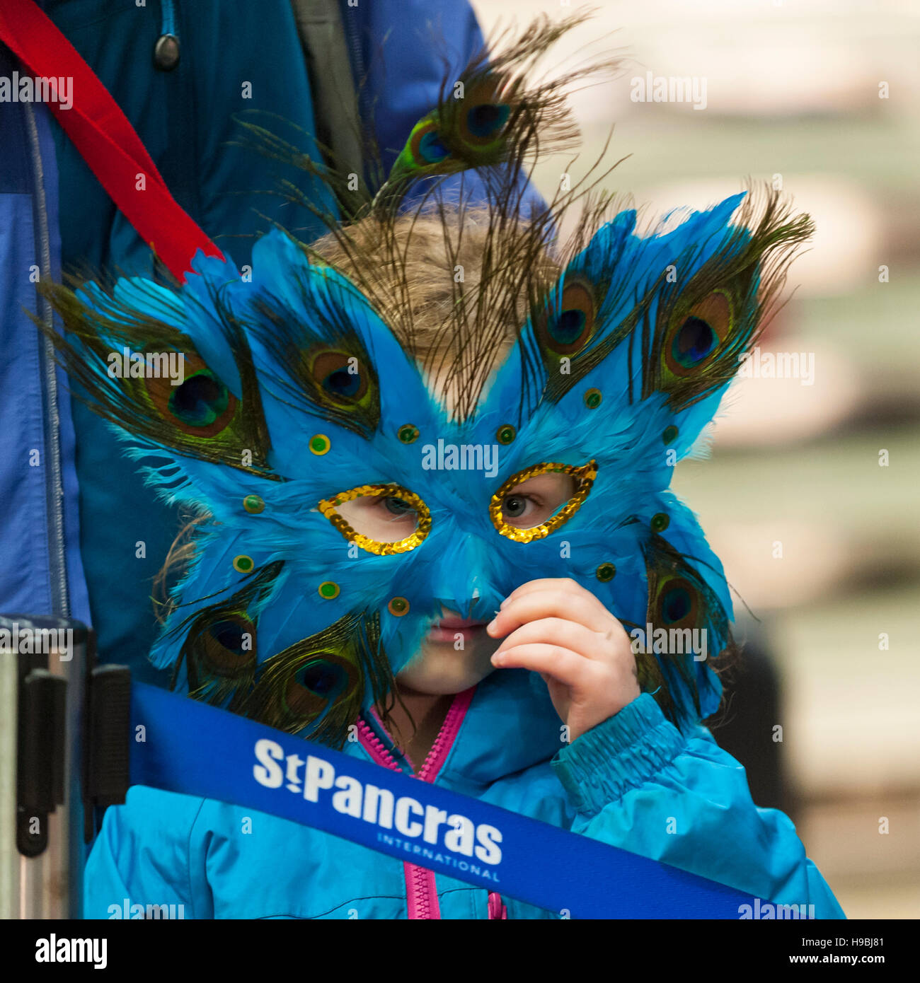 Child mask london hi-res stock photography and images - Alamy