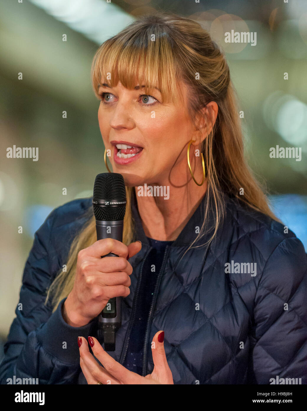 London, UK. 21 November 2016. Sara Cox, BBC presenter, and the cast of ...