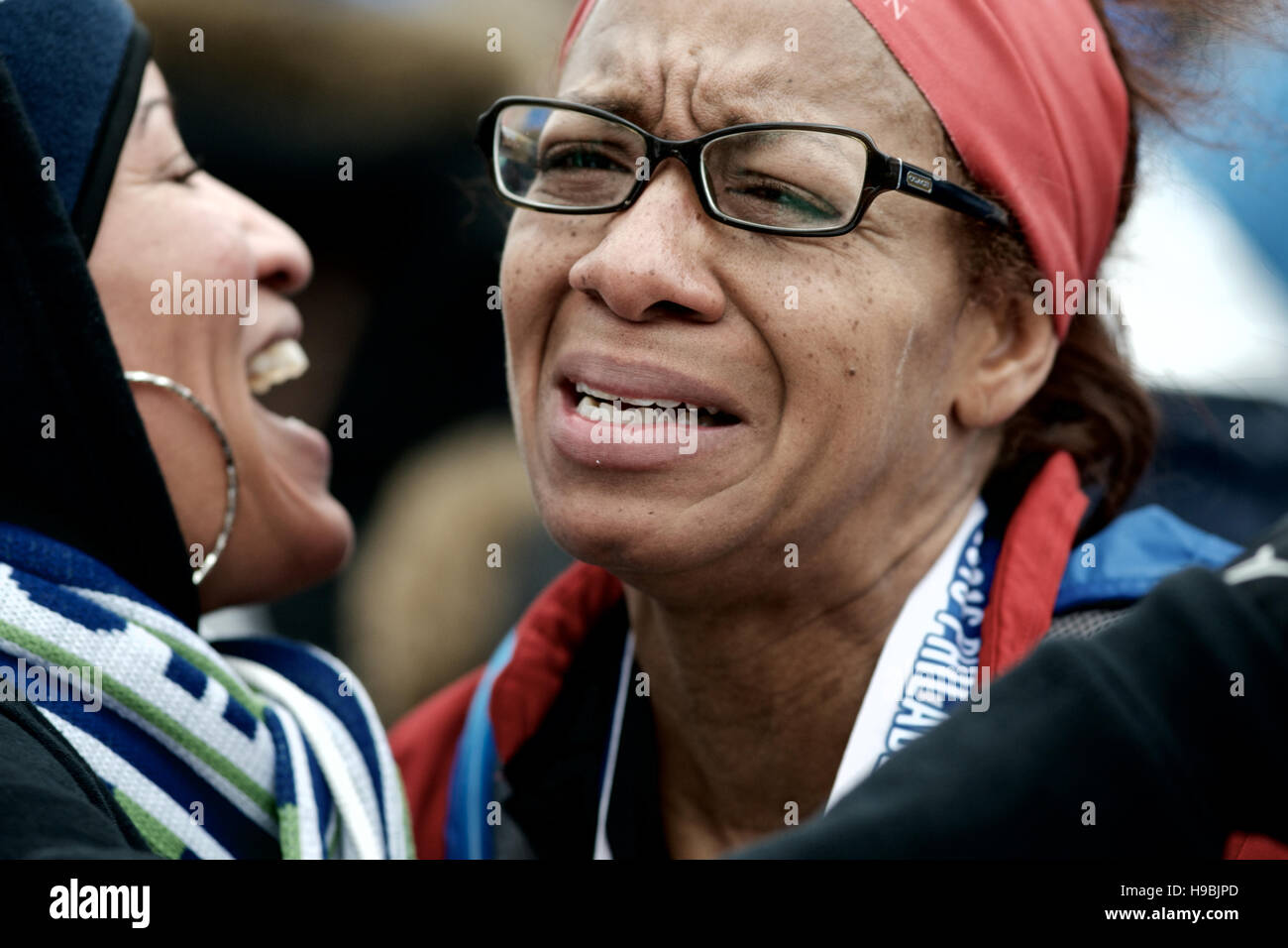 Athlete crossing finish line hi-res stock photography and images - Alamy