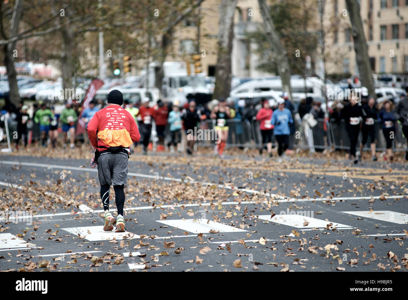 Philadelphia, Pennsylvania, USA. 20th Nov, 2016. Runners on the final ...
