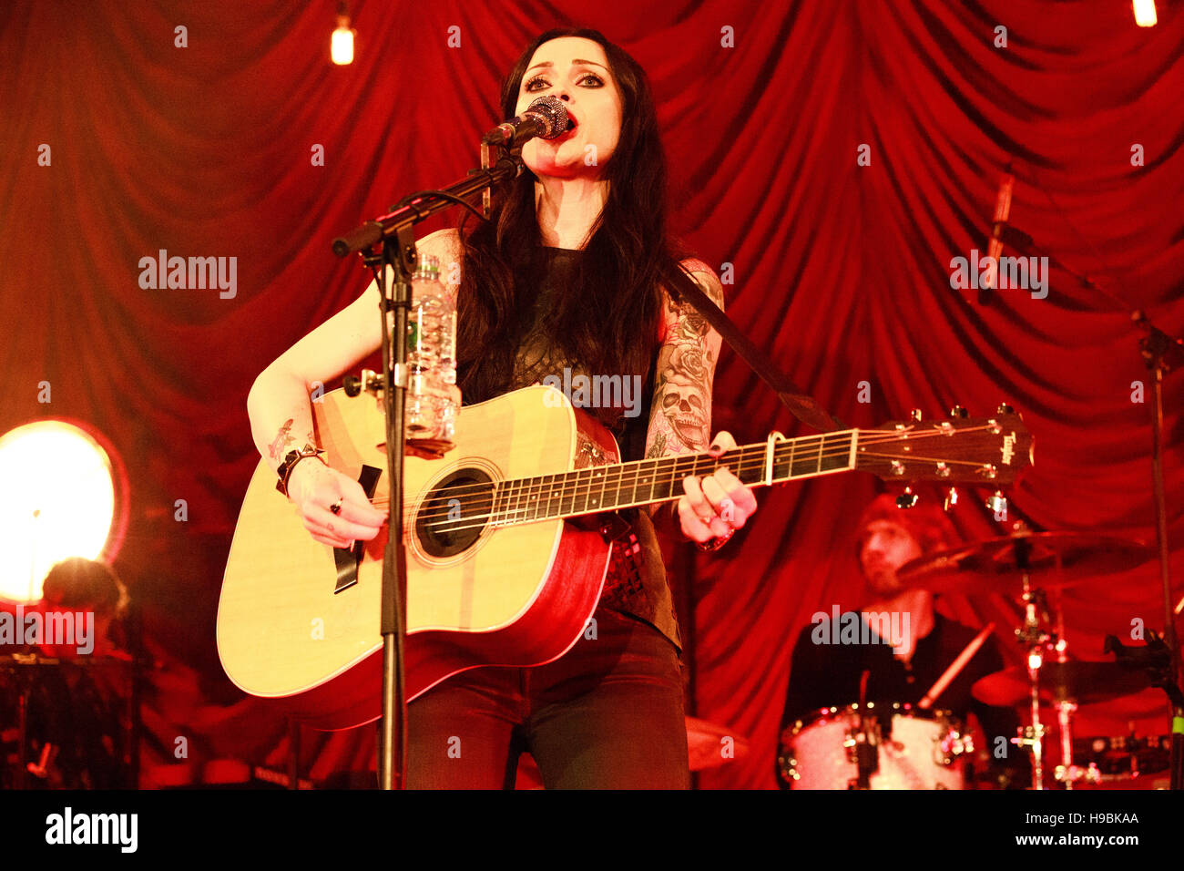 Islington Assembly Hall, Islington, London, UK, 21st November 2016, Amy ...
