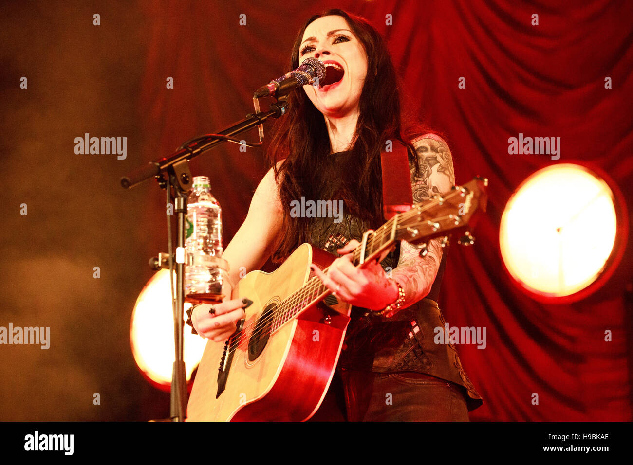 Islington Assembly Hall, Islington, London, UK, 21st November 2016, Amy ...