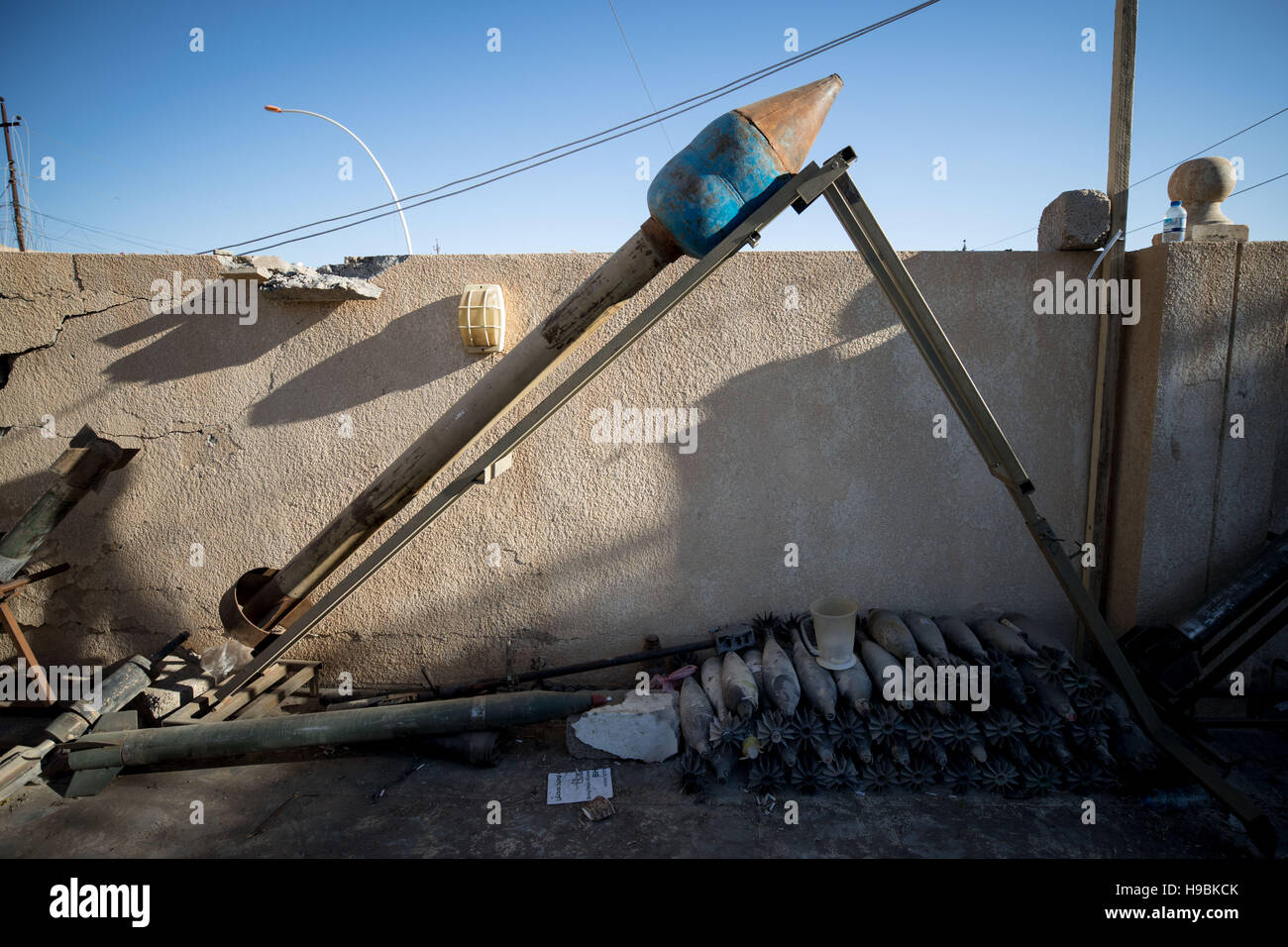 Bashiqa, KURDISTAN, IRAQ. 20th Nov, 2016. A home made ISIS rocket and ...