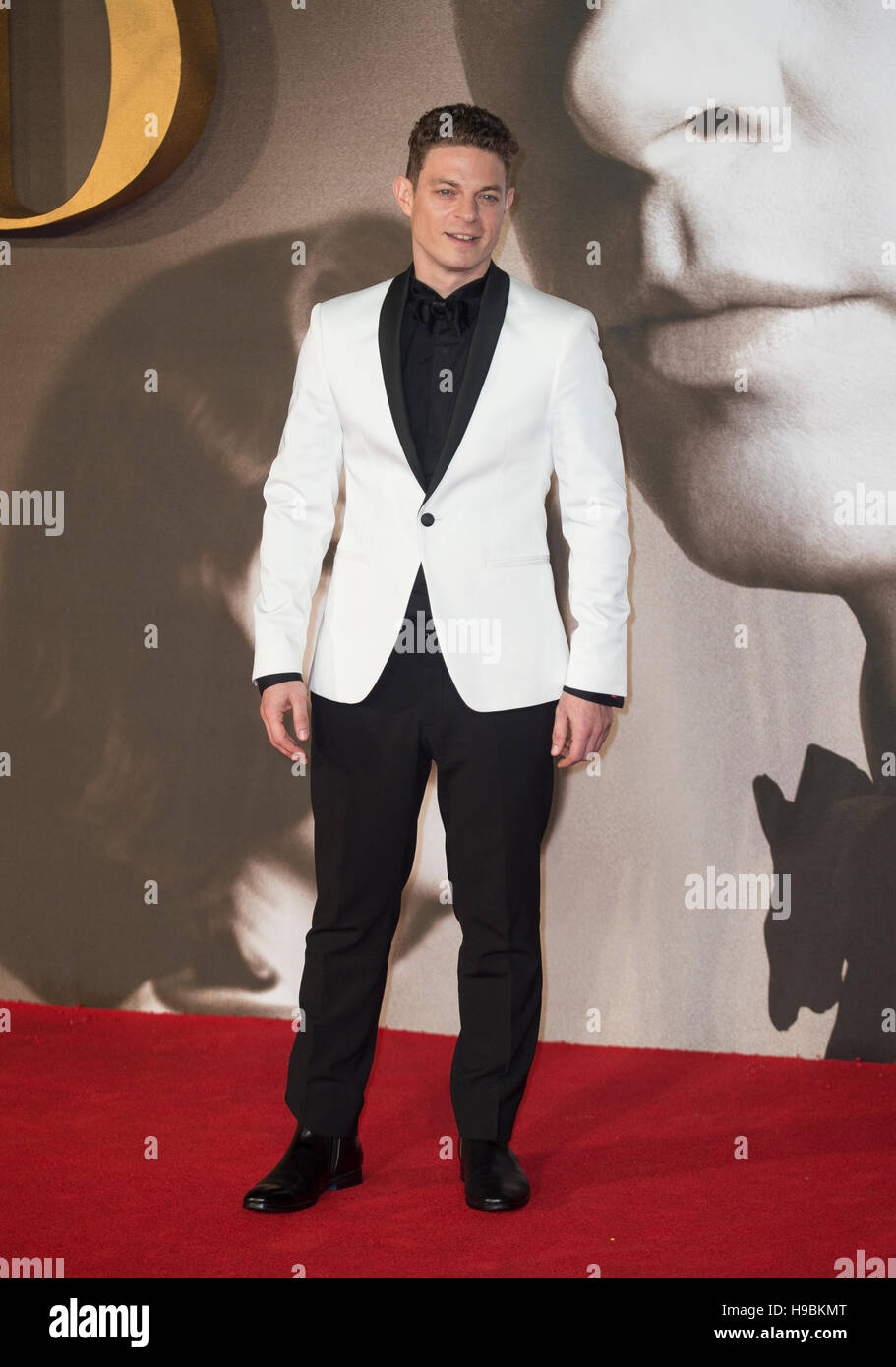 London, UK. 21st Nov, 2016. Vincent La Torre attends the UK Premiere of ...